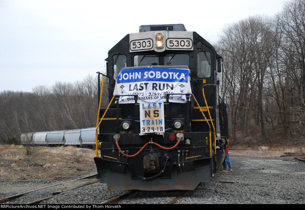 NS H02 arrives in the former DL&W yard one last time